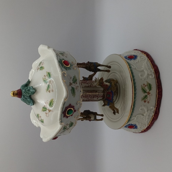 Holiday | Vintage Holiday Musical Reindeer Carousel | Poshmark